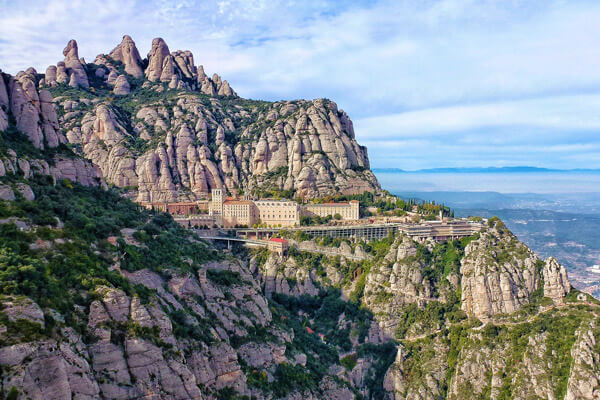 Cardona and Montserrat, a quick trip that mixes History, gastronomy and ...